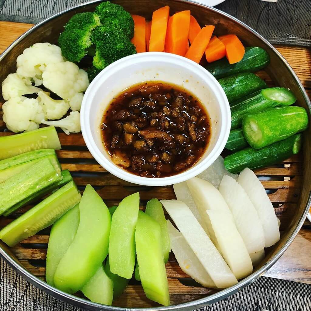 Bí quyết kho quẹt ăn kèm với rau rừng luộc siêu ngon